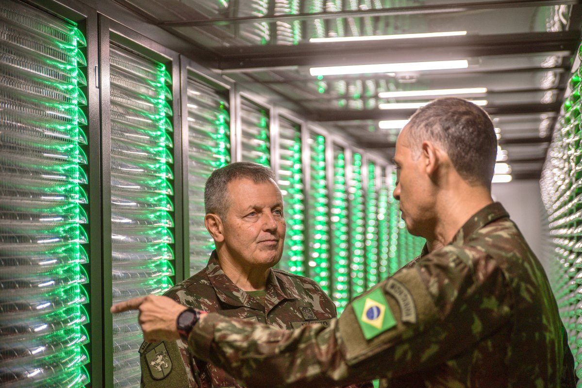 Exército moderniza infraestrutura com novo datacenter em São Paulo ...